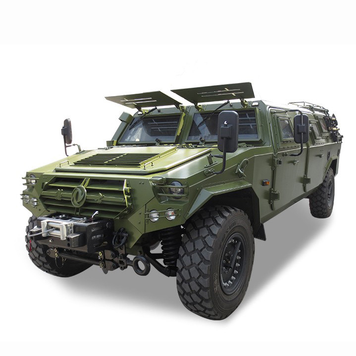 DONGFENG CSK141 オフロード軍用防弾突撃車両 10 席 200hp 4x4